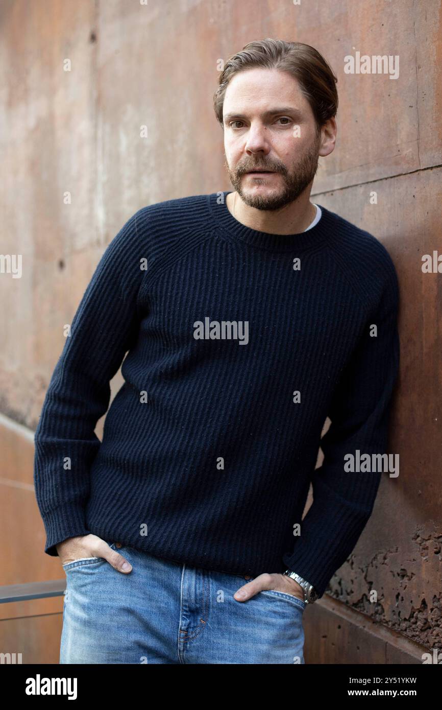 Daniel Bruhl poses for session on 'Next Door' 'La puerta de al lado' a ...