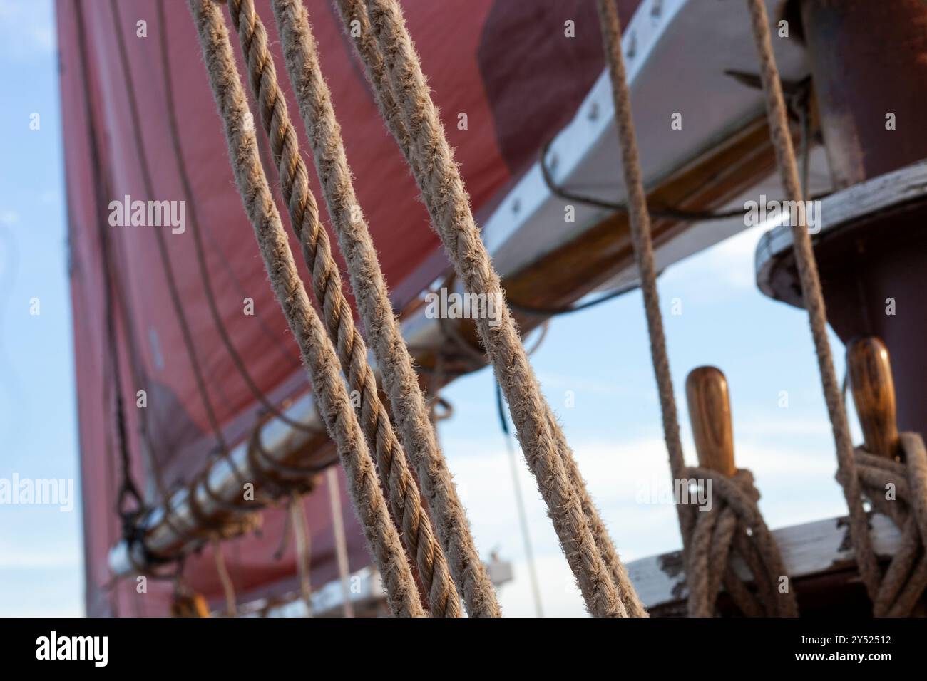 Ropes and details of a sail boat Stock Photo - Alamy