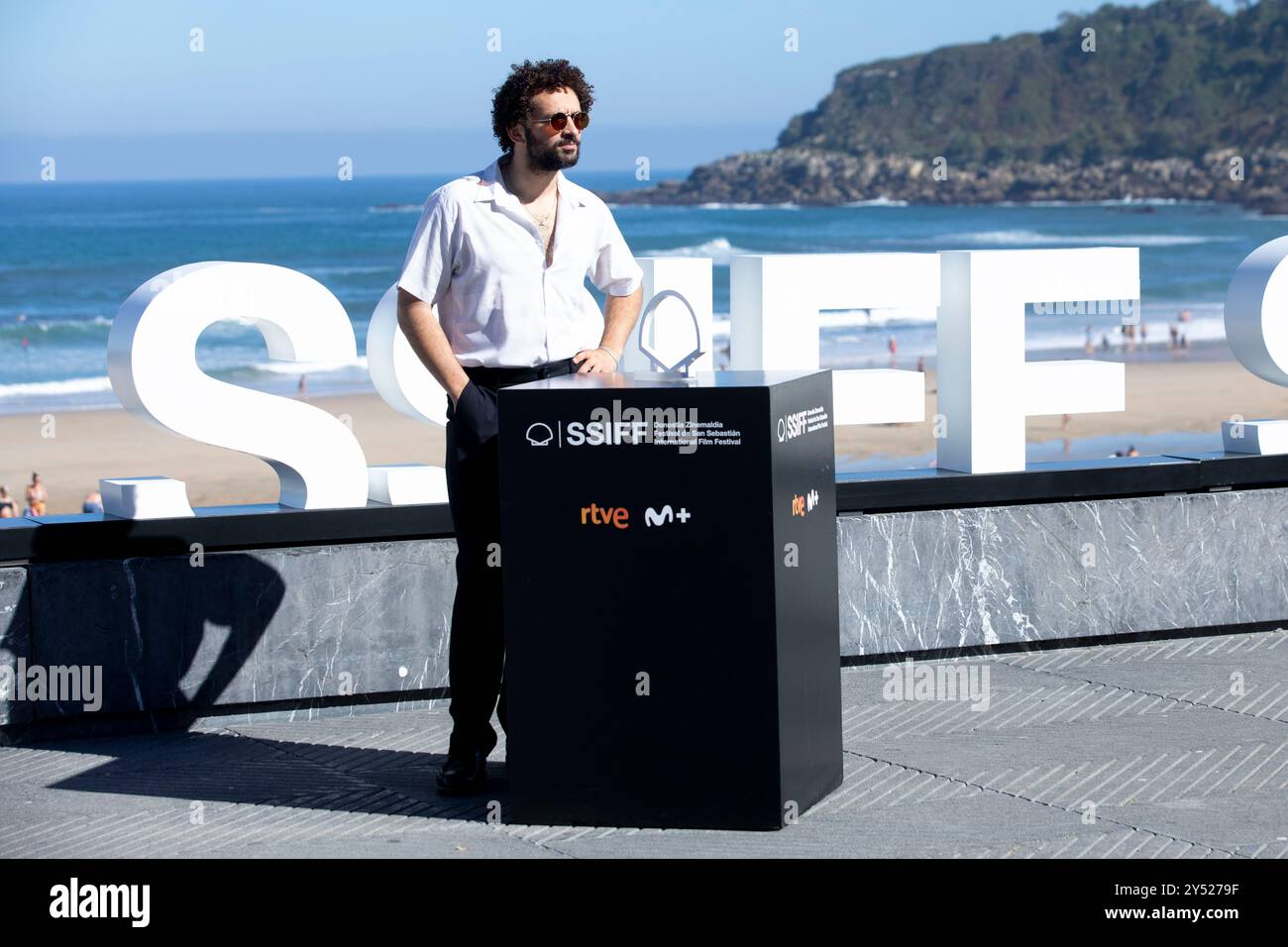 Un metier serieux a real job los buenos profesores hi-res stock ...
