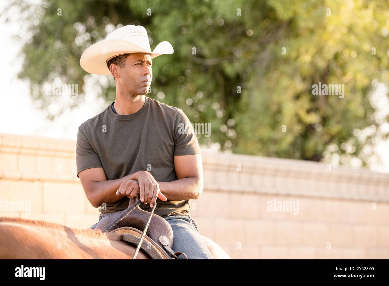 African man in cowboy hat hi-res stock photography and images - Alamy