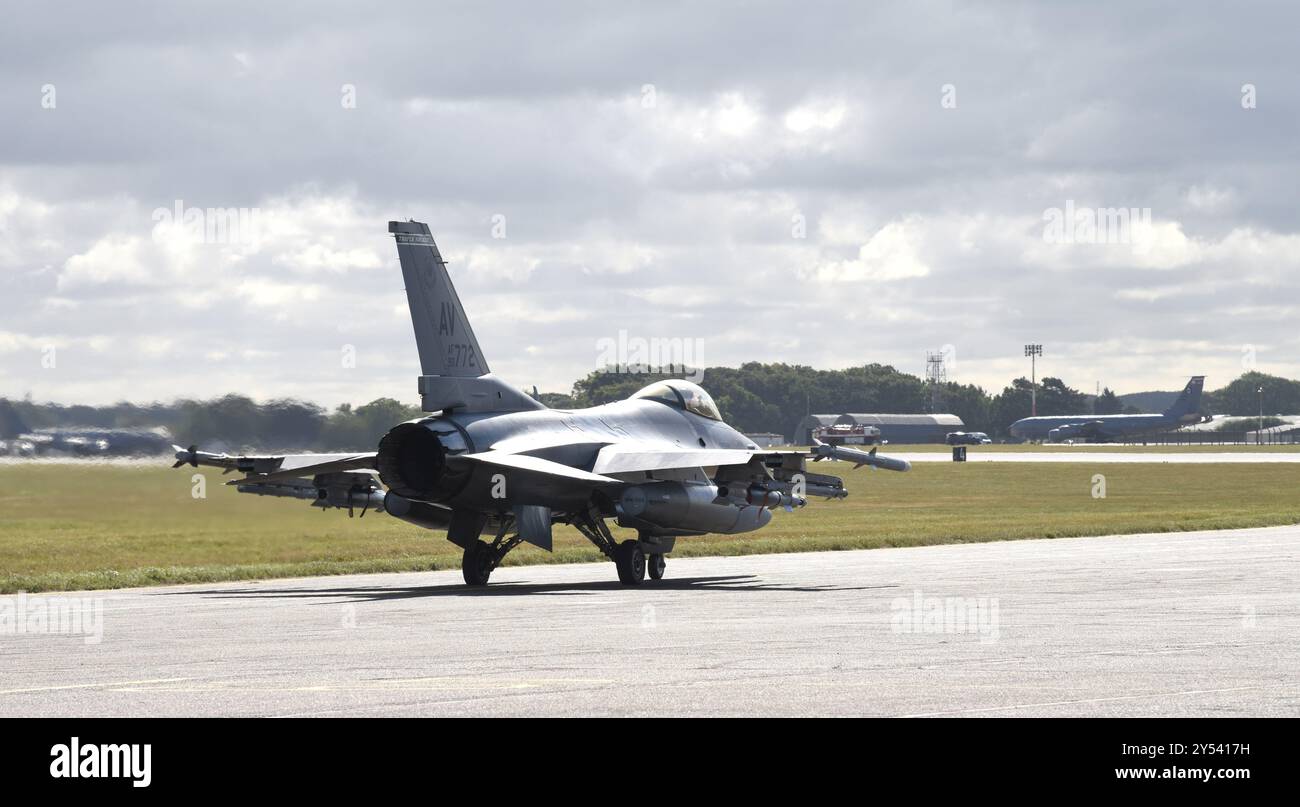 A U.S. Air Force F-16 Fighting Falcon from the 555th Fighter Squadron ...
