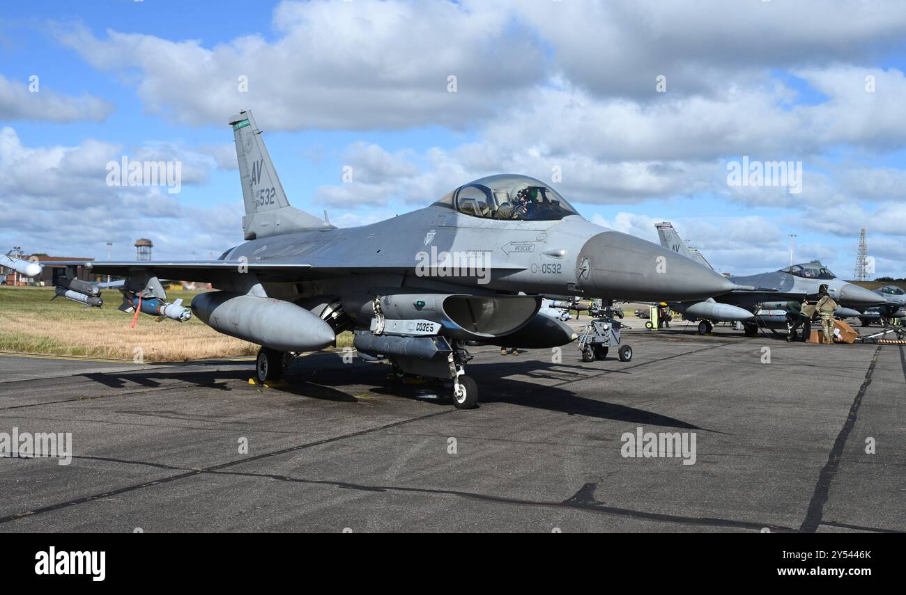 U.S. Air Force F-16 Fighting Falcons from the 555th and 510th Fighter ...