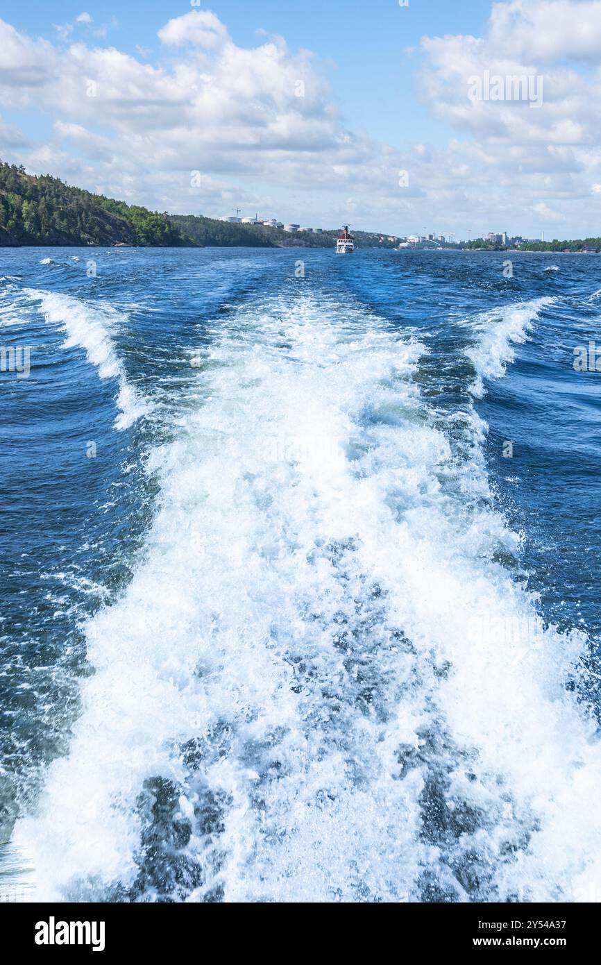 Vintage cruise ship rough water hi-res stock photography and images - Alamy