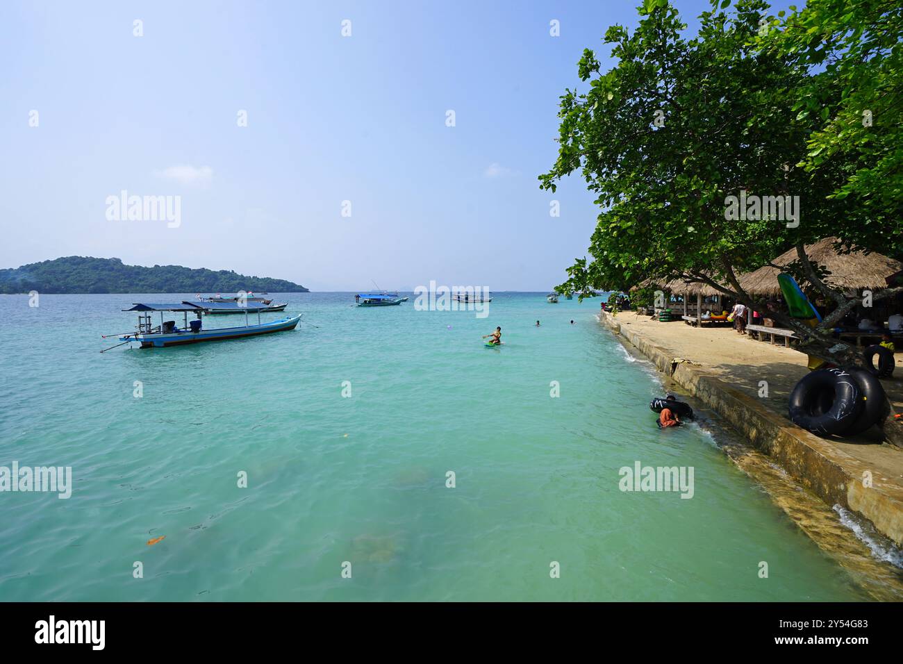 Pantai Mutun Beach, Lampung, Sumatera, Indonesia Stock Photo - Alamy