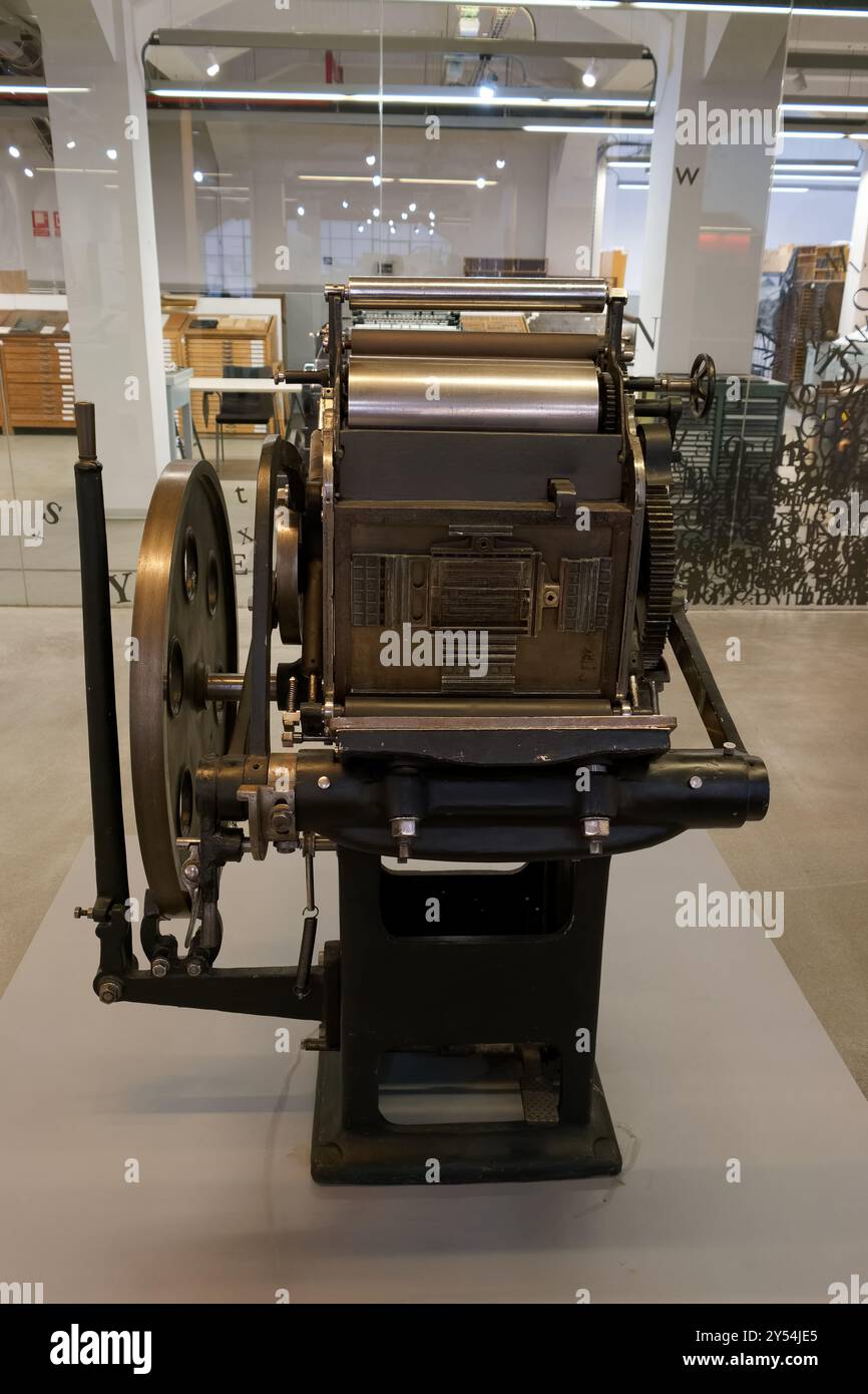 20th century printing machine, a printing device for professional ...