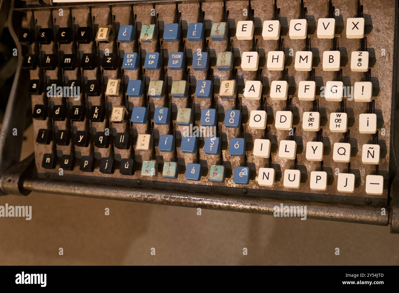 Vintage linotype hi-res stock photography and images - Alamy