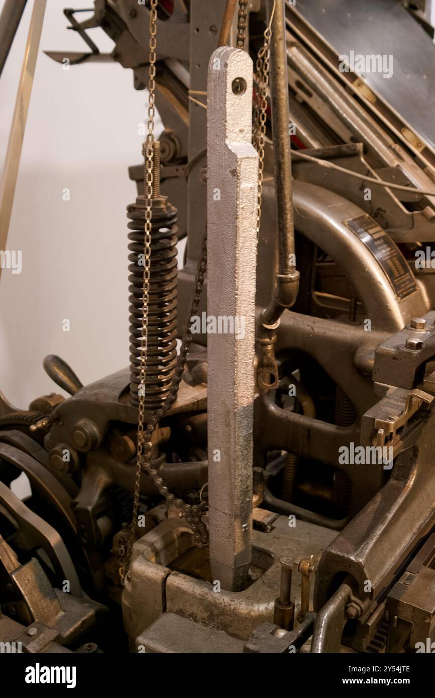 Old rusty printing machine hi-res stock photography and images - Alamy