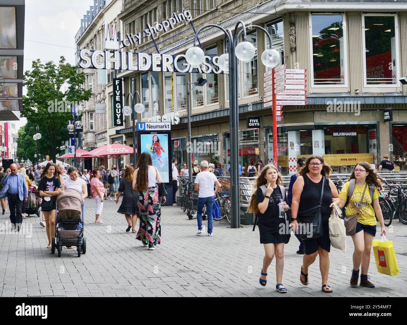 Pedestrian street, the famous Schildergasse shopping district in ...