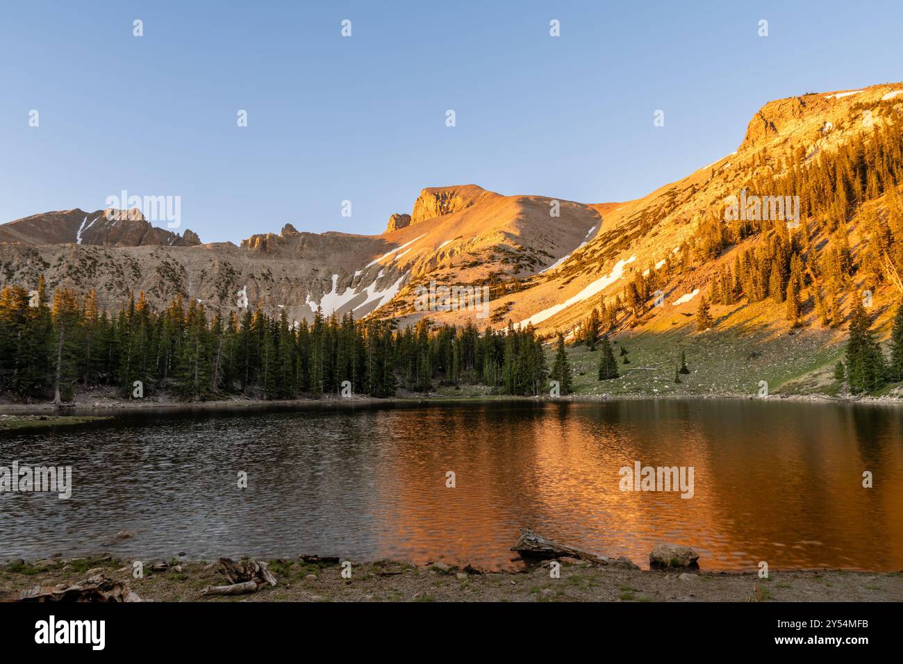 Gold hour at Stella Lake, on the Alpine Lakes Trail, in Great Basin ...