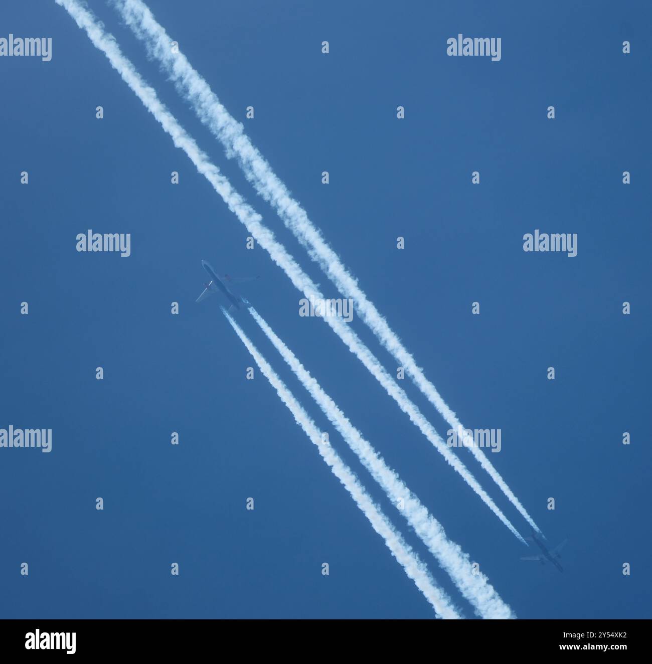 Parallel trails hi-res stock photography and images - Alamy