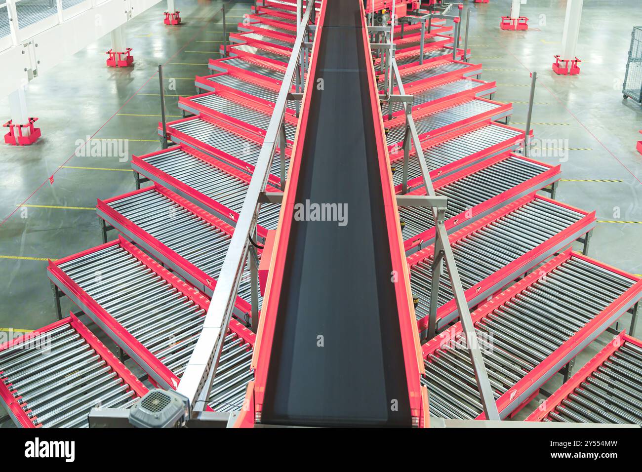 Automated Conveyor Belt Sorting Mechanism in a Logistics Center ...
