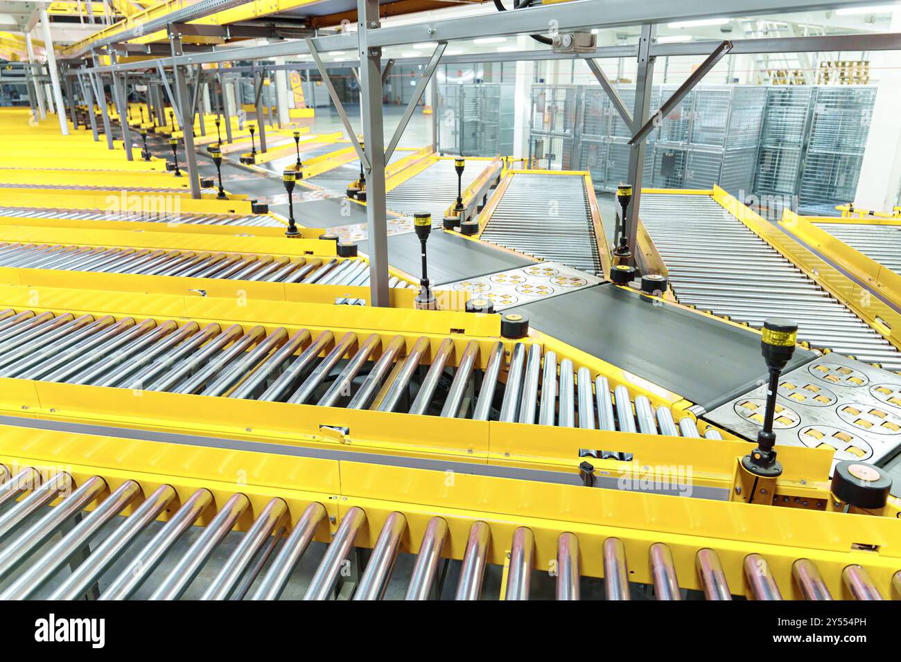 Automated Conveyor Belt Sorting Mechanism in a Logistics Center ...