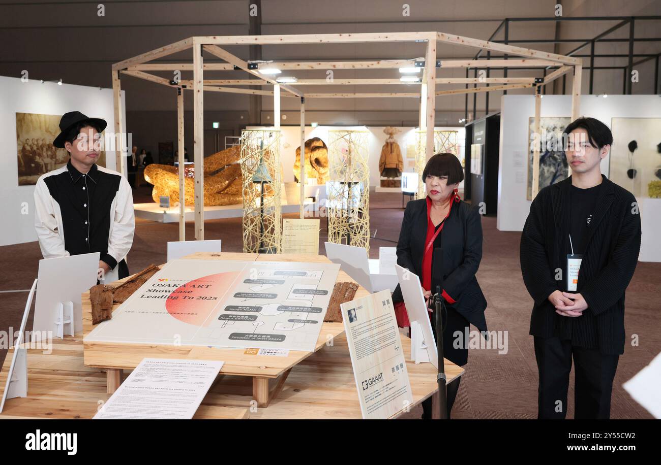 (L-R) Japanese bamboo artist Fourth-generation TANABE Chiku'unsai, a ...