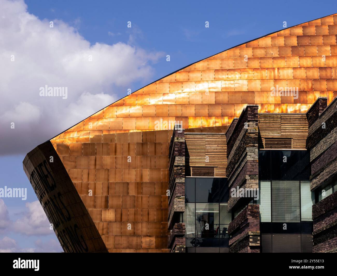 Wales Millennium Centre, Steel, with Copper Oxide Metal Cladding ...