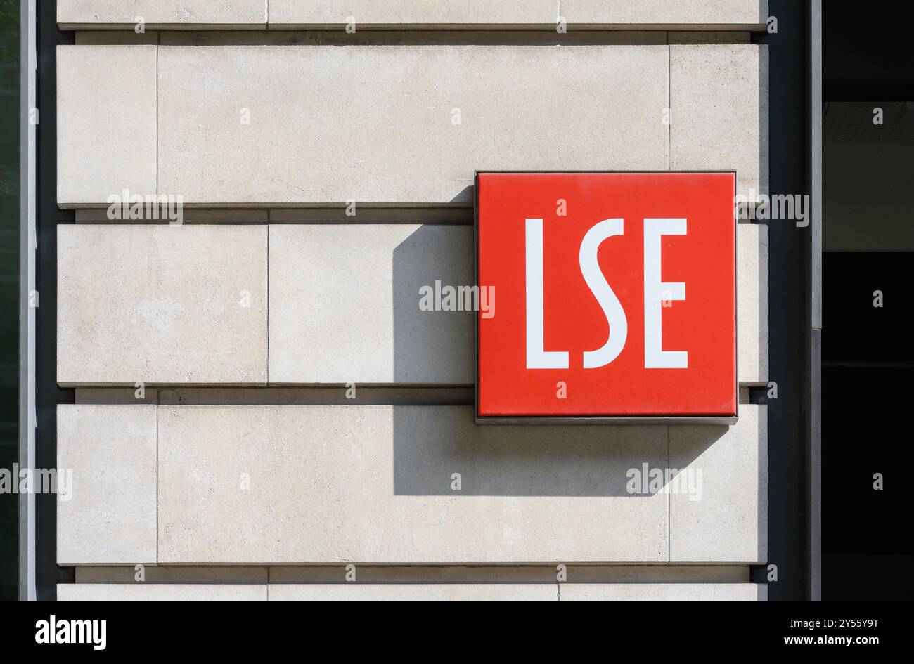 London school of economics logo hi-res stock photography and images - Alamy