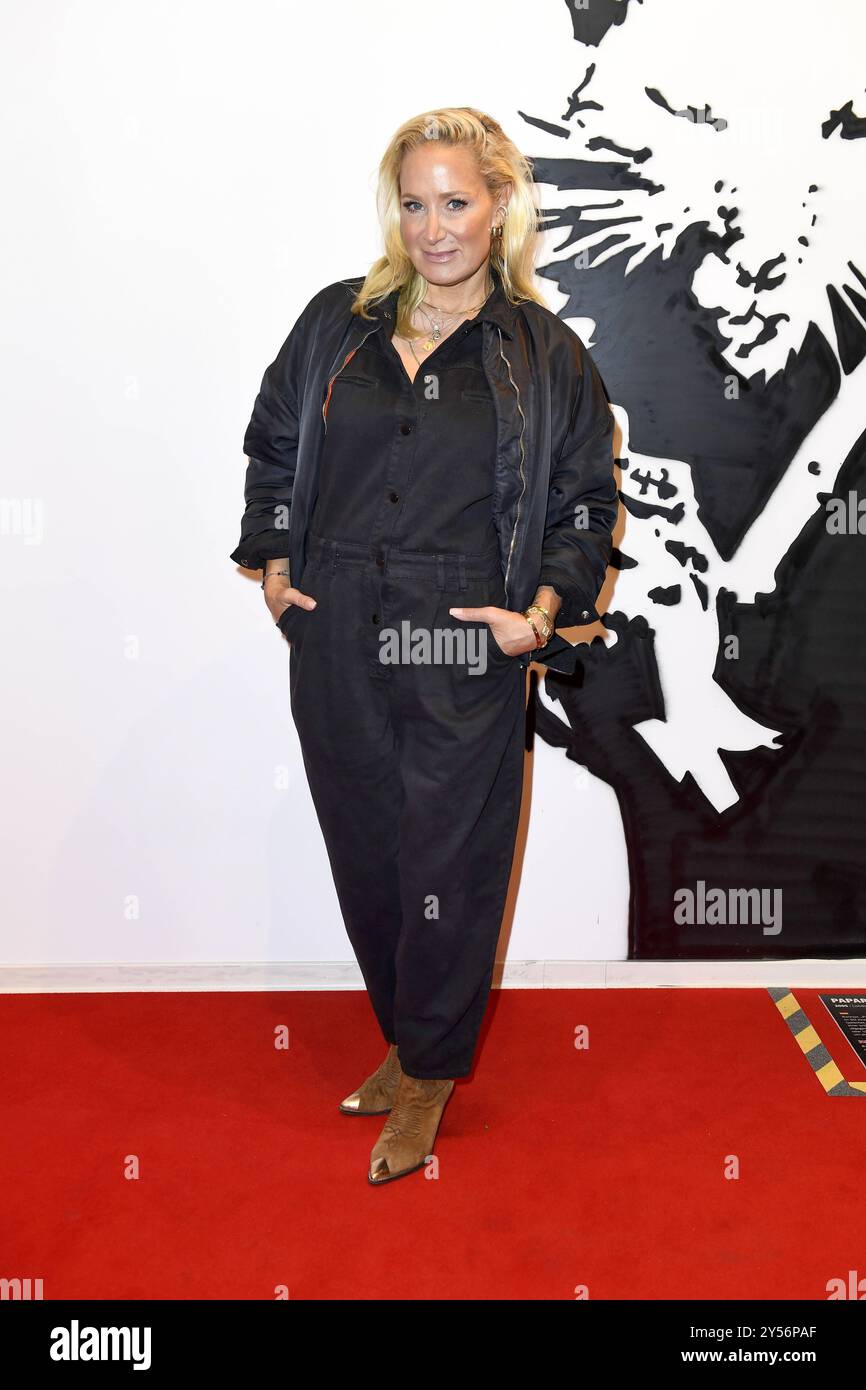 Janine Kunze bei der Opening der Ausstellung House of Banksy in Hambzrg ...