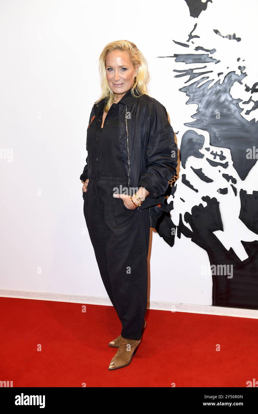 Janine Kunze bei der Opening der Ausstellung House of Banksy in Hambzrg ...