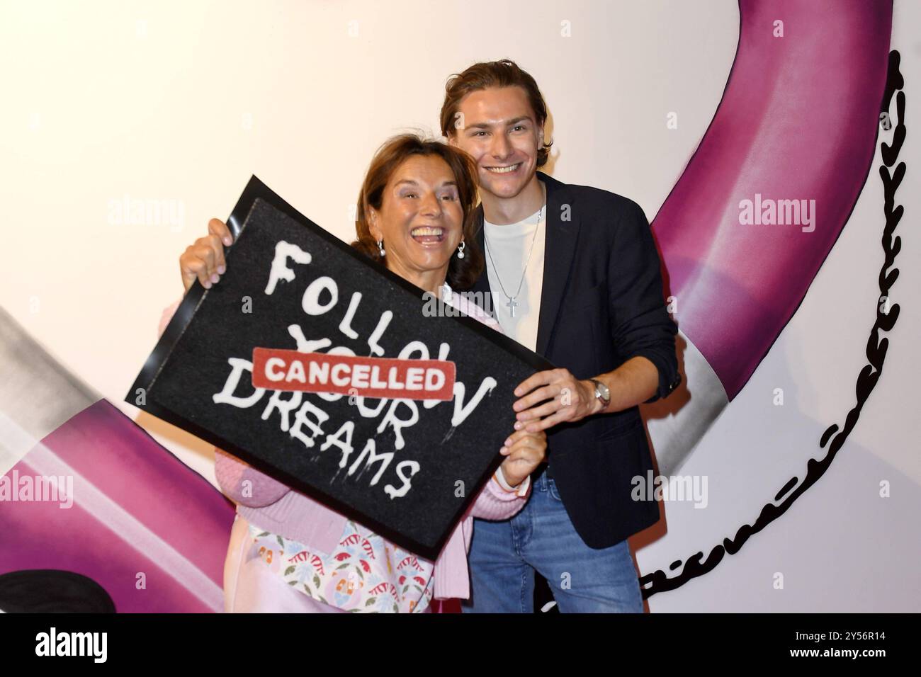 Claudia Obert und Max Suhr bei der Opening der Ausstellung House of ...