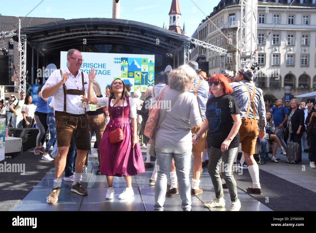 Tanz-Teilnehmer Muenchen 20.09.2024 Marienplatz Bayerische Energietage ...