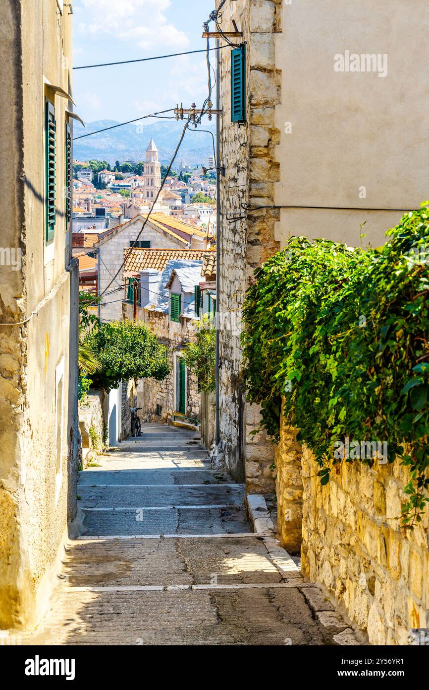 Houses in narrow alley with steps in the Varos District of Split ...