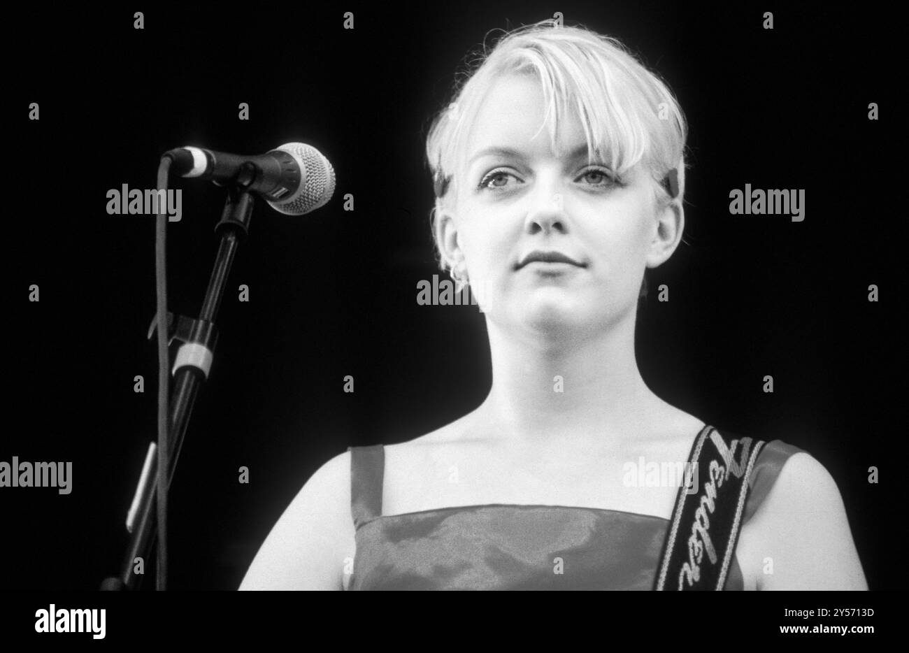 LAUREN LAVERNE, YOUNG, KENICKIE: A young Lauren Laverne of Kenickie ...