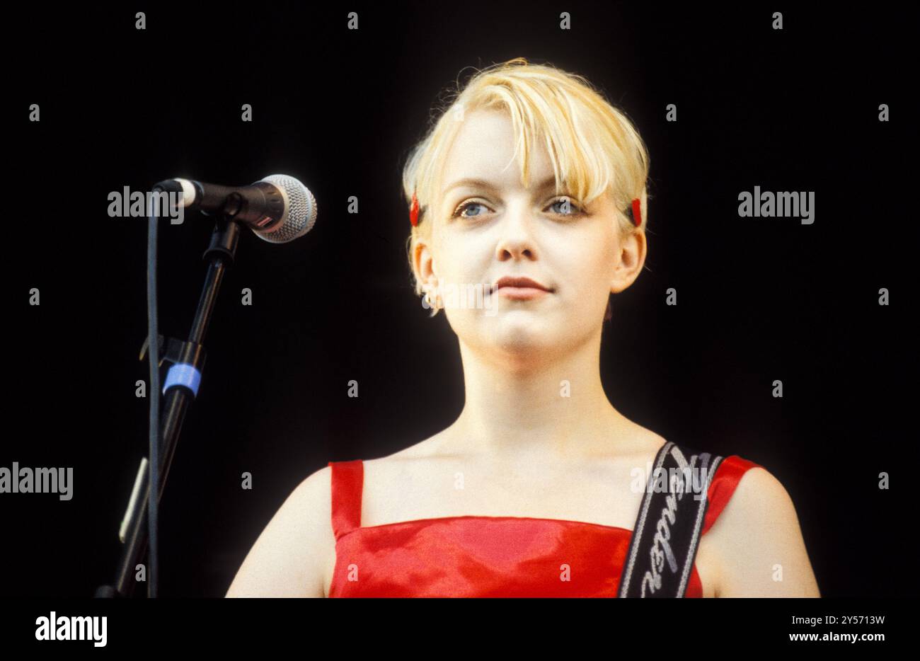 LAUREN LAVERNE, YOUNG, KENICKIE: A young Lauren Laverne of Kenickie ...