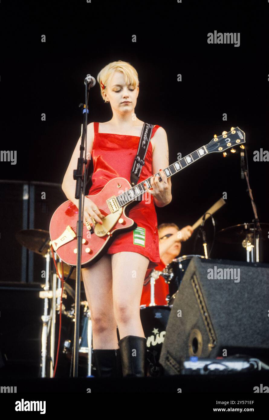 LAUREN LAVERNE, YOUNG, KENICKIE: A young Lauren Laverne of the band ...