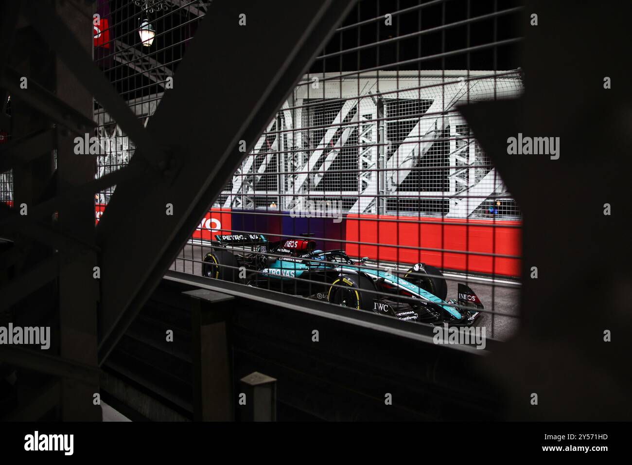 Singapore, Singapour. 20th Sep, 2024. 63 RUSSELL George (gbr), Mercedes AMG F1 Team W15, action ...