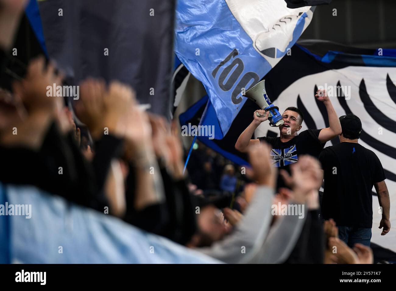 Arsenal fc 2024 fans hi-res stock photography and images - Alamy