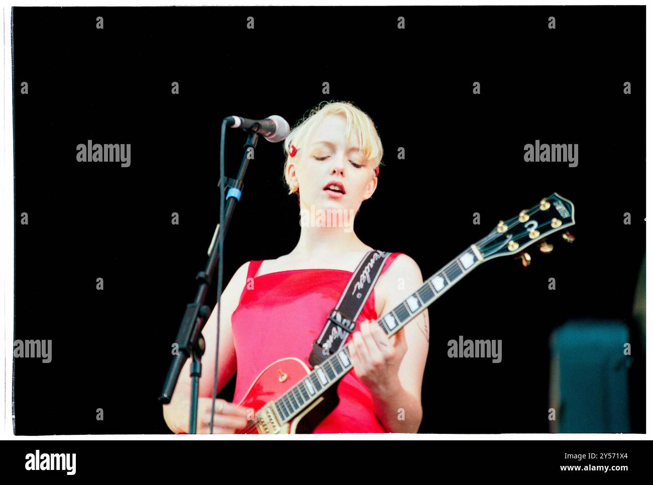 LAUREN LAVERNE, YOUNG, KENICKIE: A young Lauren Laverne of the band ...