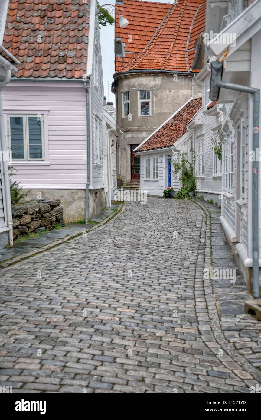 Inviting homes hi-res stock photography and images - Alamy