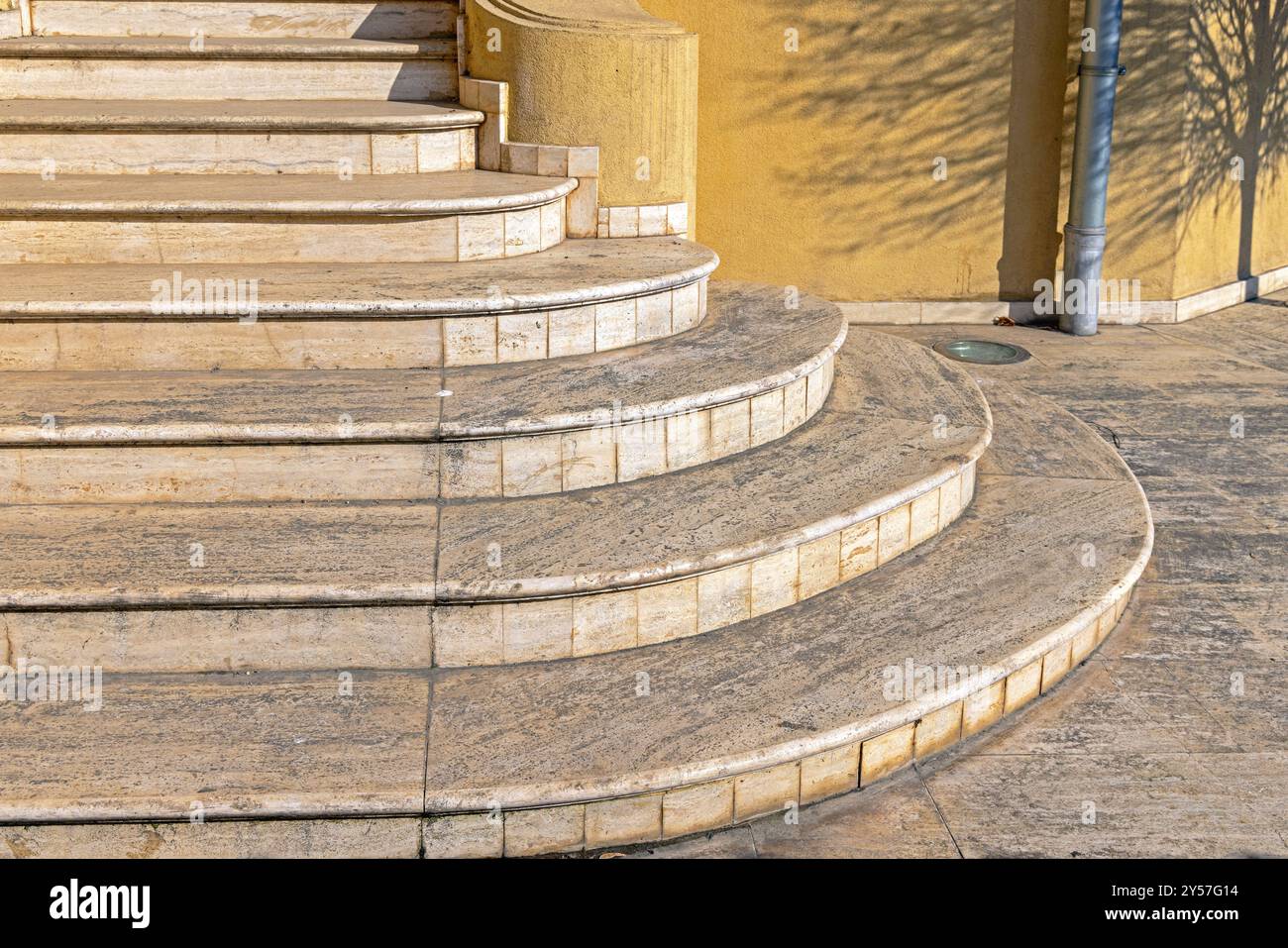 Curved stone stairs exterior hi-res stock photography and images - Alamy