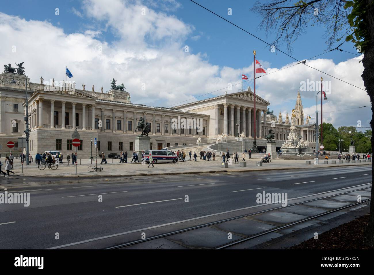Austrian Parliament building in Vienna Stock Photo - Alamy