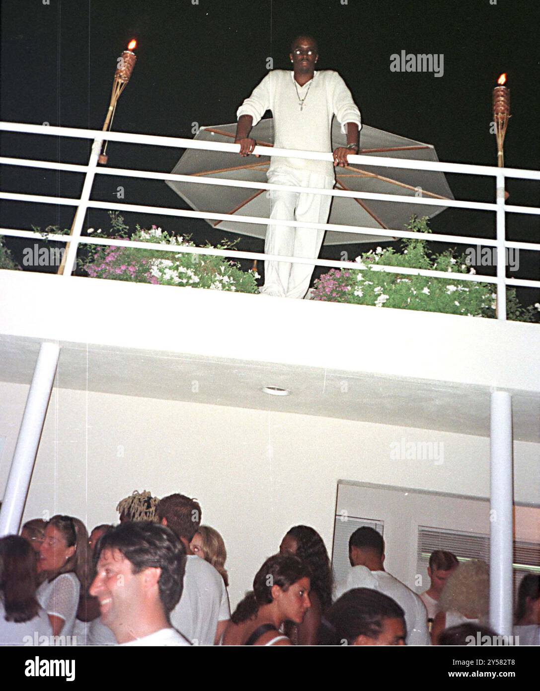 Diddy white party 1998 hi-res stock photography and images - Alamy