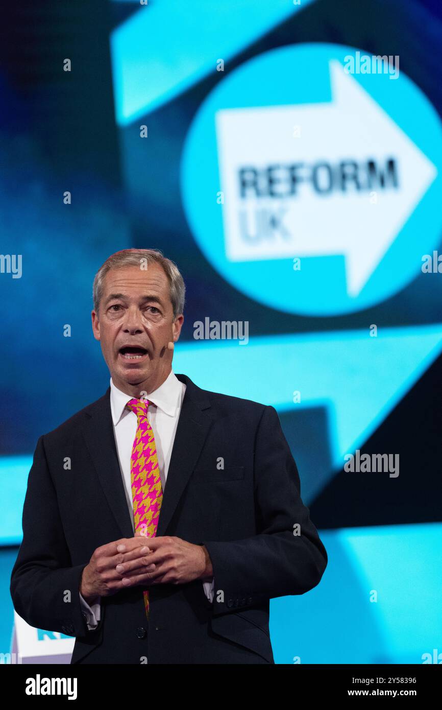 Reform uk logo hi-res stock photography and images - Alamy