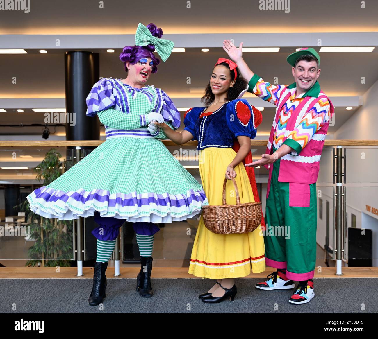 MIA OVERFIELD TO PLAY SNOW WHITE IN THE FAIRFIELD HALLS FAMILY PANTO ...