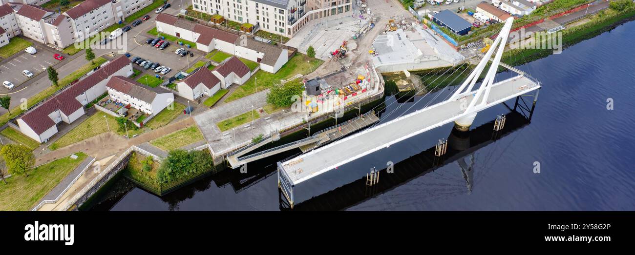 Govan to Partick pedestrian and cycle bridge over the River Clyde in ...
