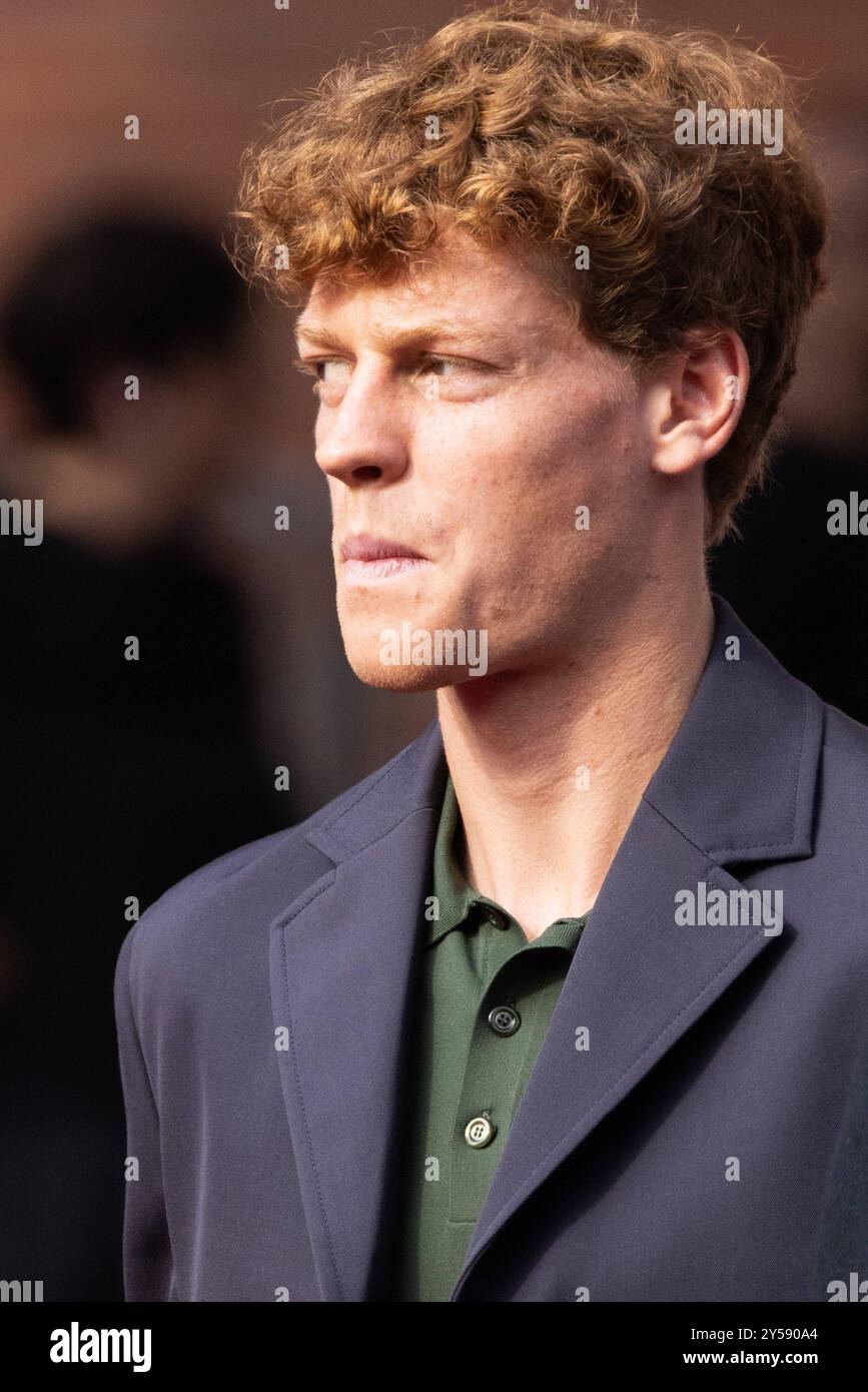 News - Gucci - Arrivals - Women s Spring Summer 2025 Fashion Show ...