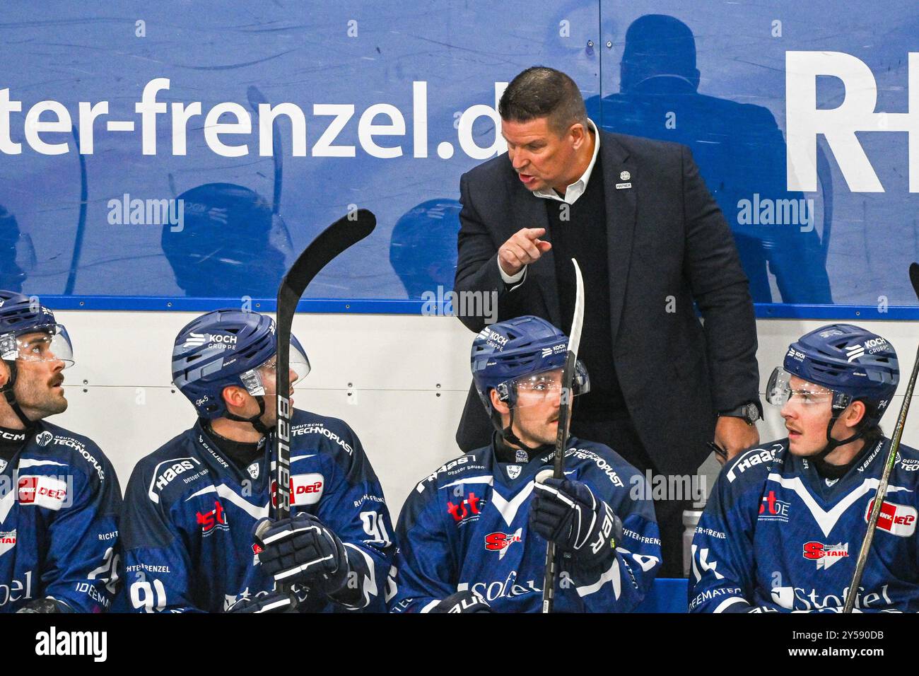 20 September 2024, Bavaria, Straubing: Ice hockey: DEL, Straubing ...