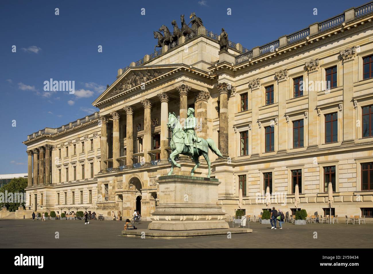 Palace, classicist three-winged complex with quadriga and equestrian ...