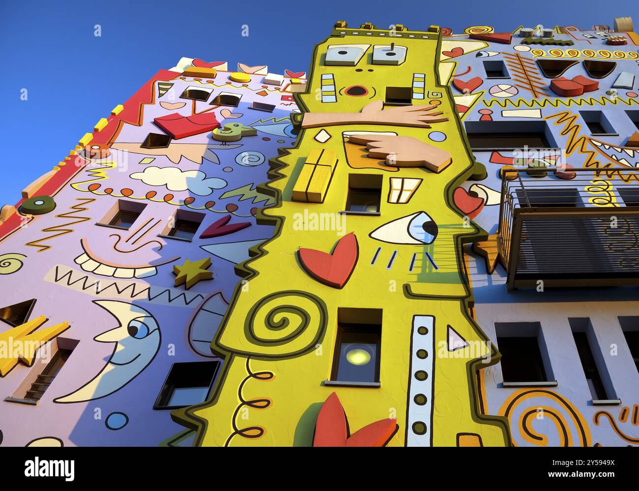 Happy Rizzi House, designed by the artist James Rizzi in pop art ...