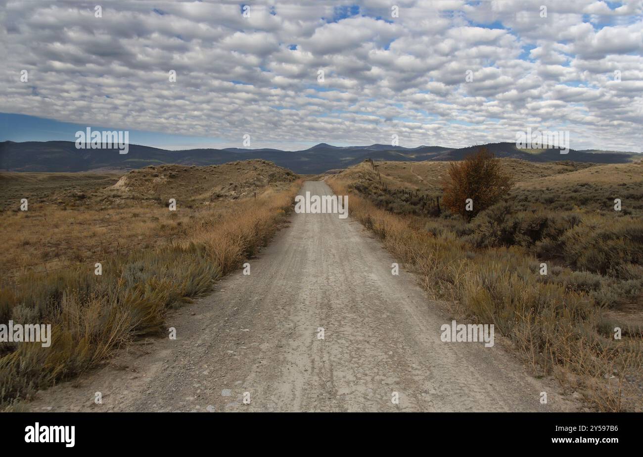 Montana dirt roads hi-res stock photography and images - Alamy