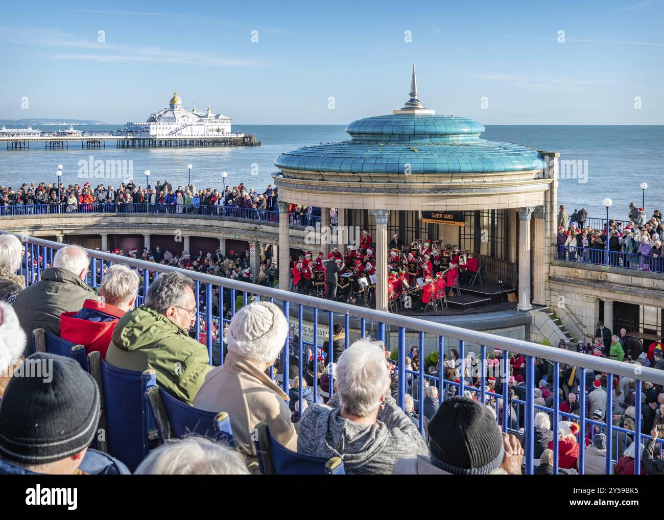 Christmas show performance hi-res stock photography and images - Alamy