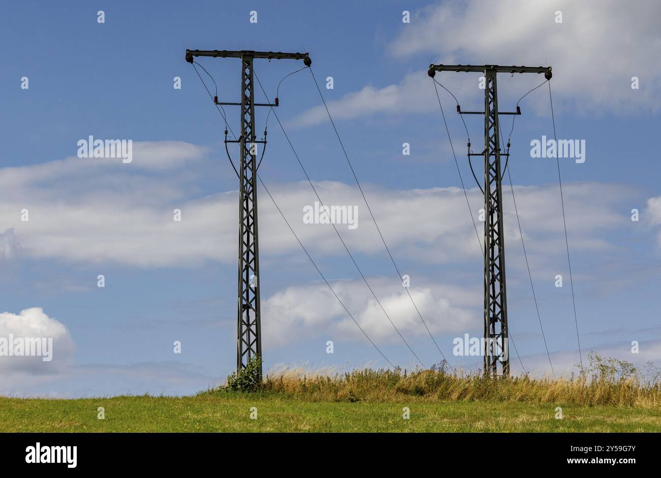 Power transmission High-voltage line Overhead line Stock Photo - Alamy