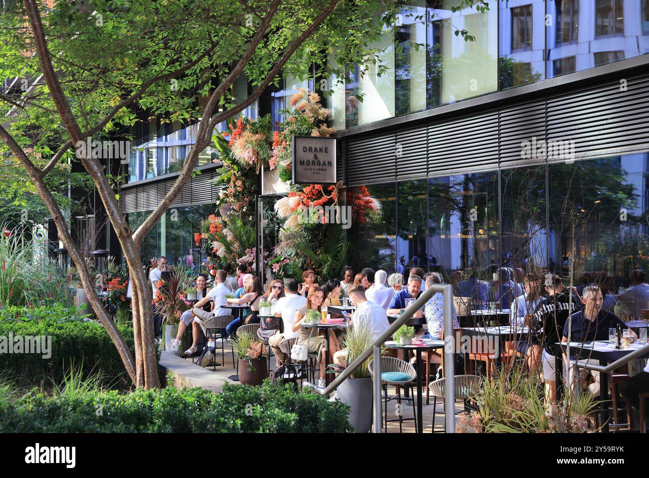 Drake & Morgan Kings Cross bar & grill on Pancras Square in north ...