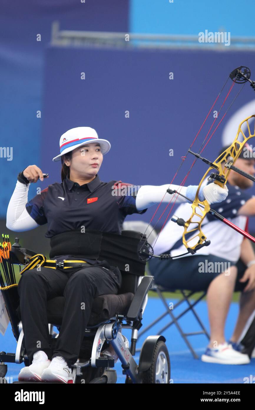 Olympic bow women hi-res stock photography and images - Alamy