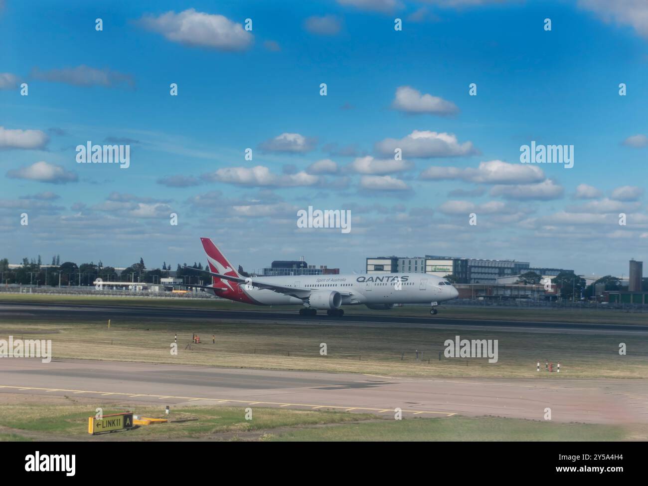 A Qantas Boeing 787-9 Dreamliner at London Heathrow Airport, UK Stock ...