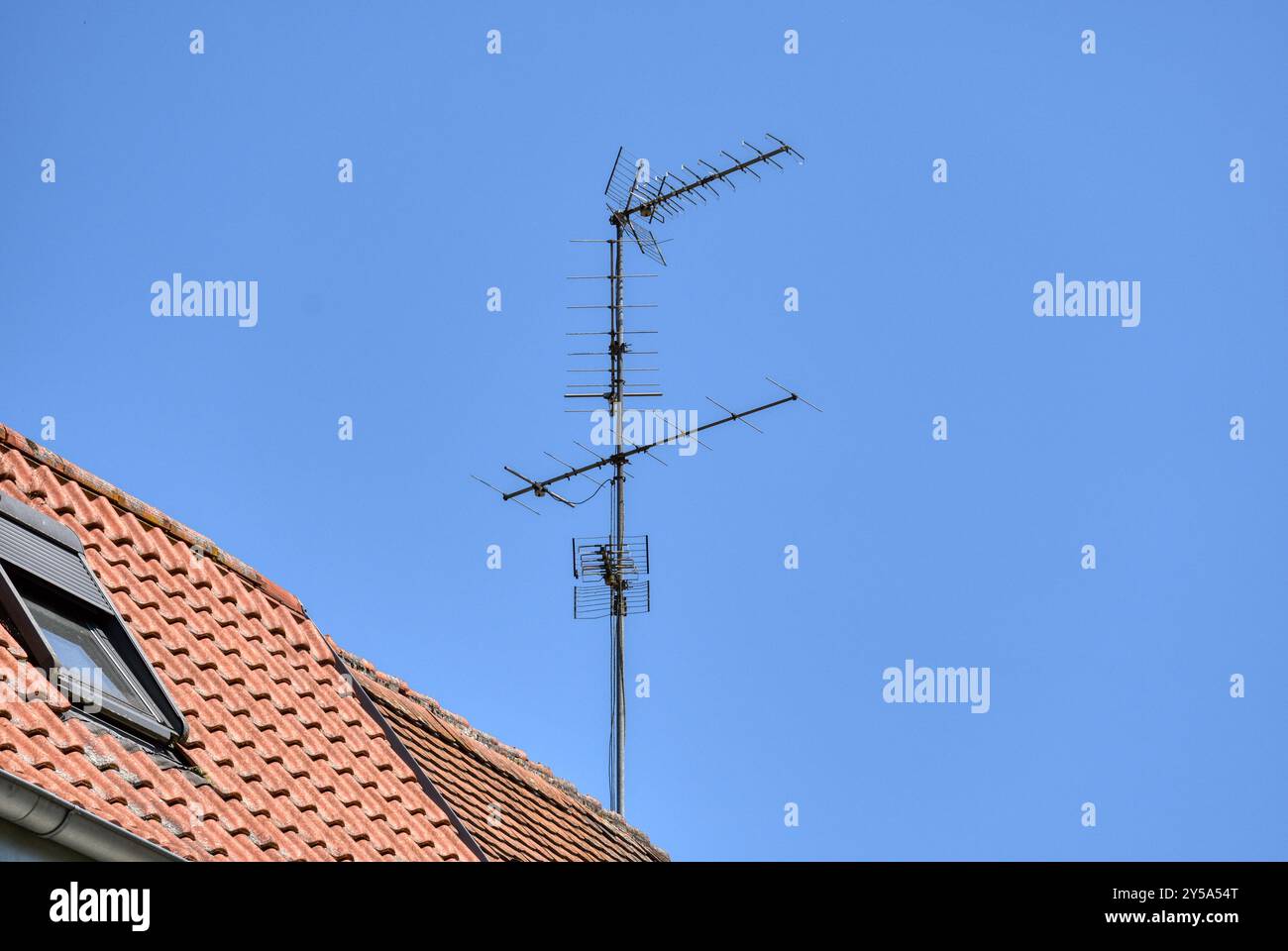 Antenne, Antennenmast, Dachantenne, UHF, VHF, UKW, ORF, ZDF, ARD, BR ...