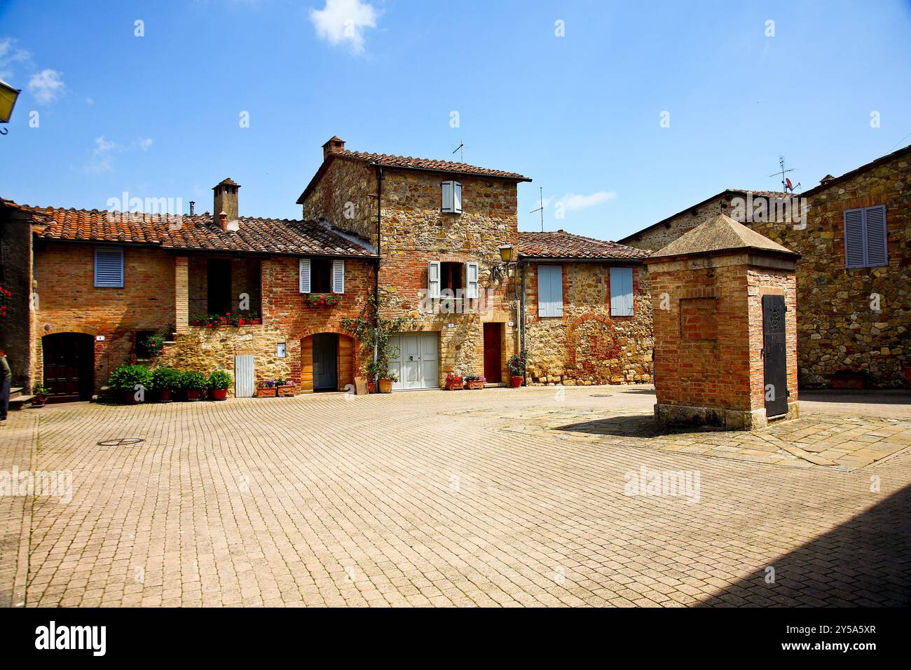 Medieval Murlo Castle, Siena Province, Tuscany, Italiy Stock Photo - Alamy