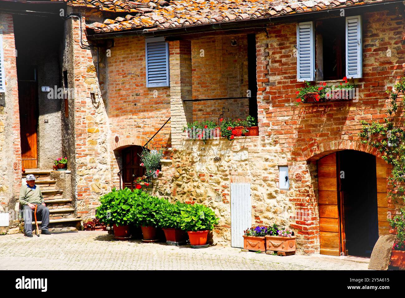 Medieval Murlo Castle, Siena Province, Tuscany, Italiy Stock Photo - Alamy
